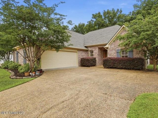 320 Westwood Pl, Brandon, MS 39042