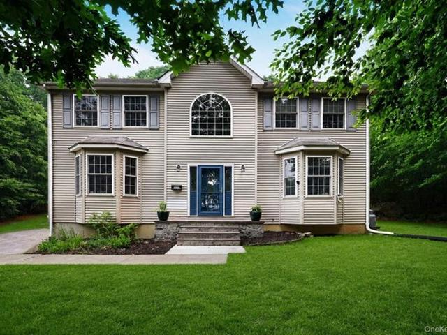 320 White Bridge Rd, Middletown, NY 10940