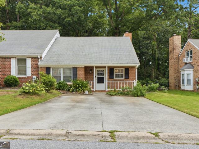 320 Williamsburg Way
