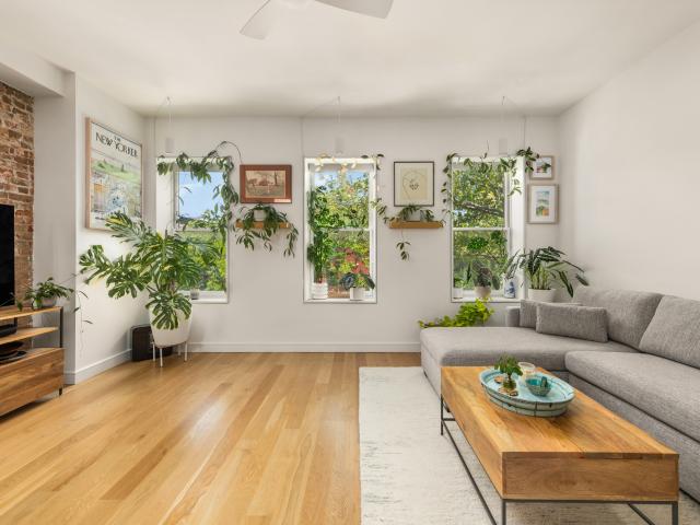 320 tompkins avenue 1
