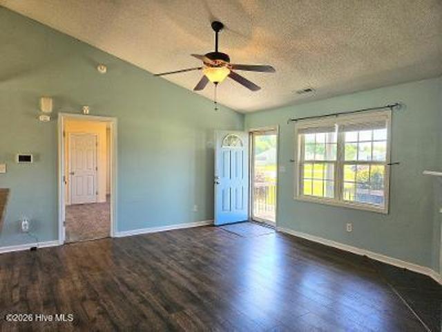 320 Top Knot Road