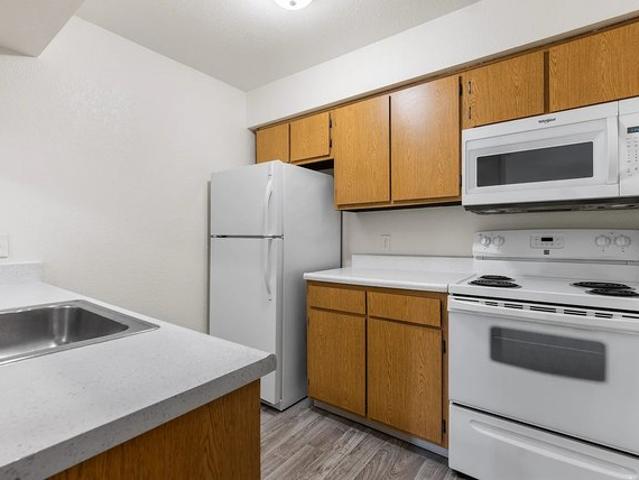 320 Thomas St, Three Rivers, MI 49093