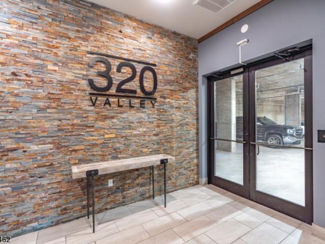 320 Valley St # 307