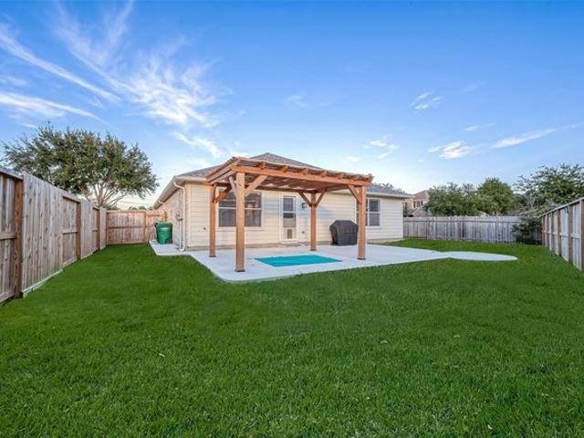 3214 Northgate Ct, Manvel, TX 77578