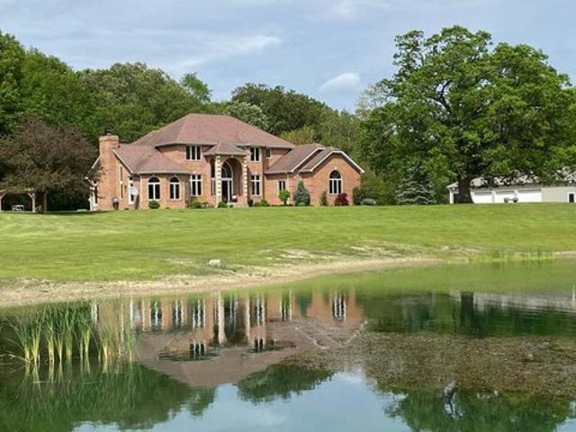 3214 E 121st Ave, Crown Point, IN 46307