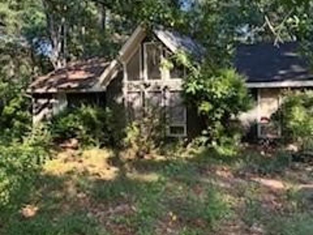 3214 Kimberly Woods Ct SW, Lilburn, GA 30047