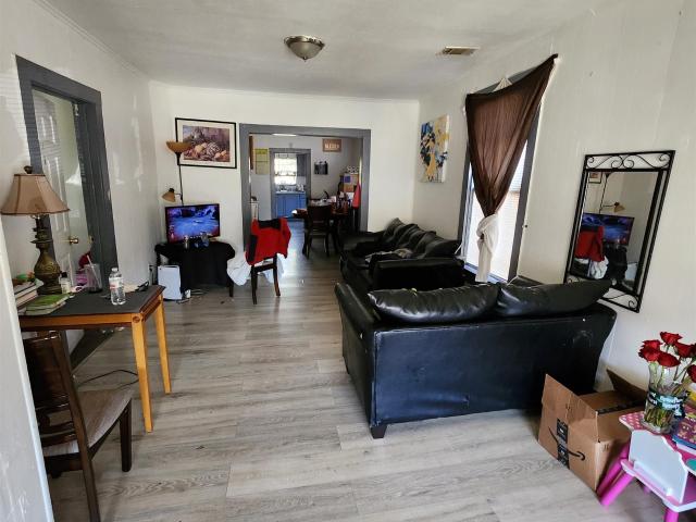 3214 W 16th