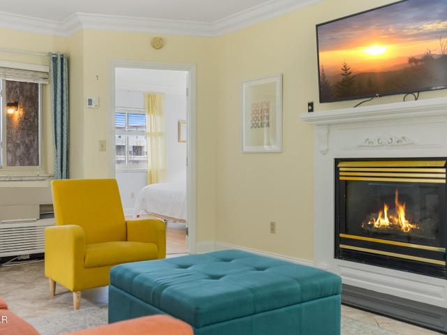 3215 N River Road STE 503