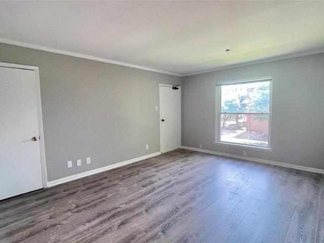 3215 Douglas Avenue # 201