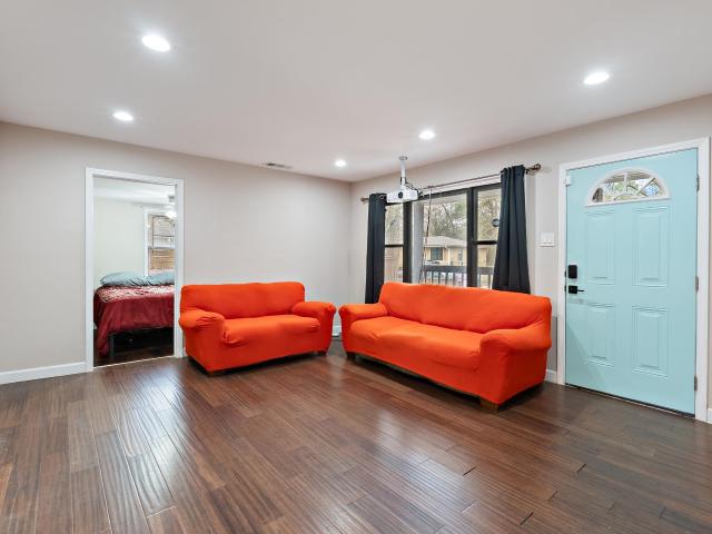 3215 Katherine Street