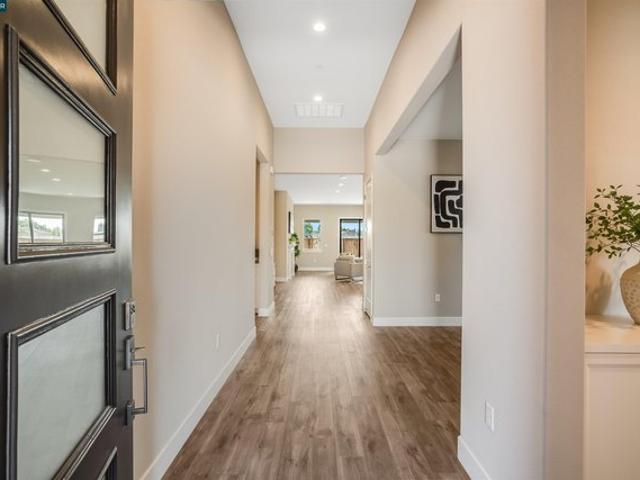 3215 Phoenix Ave, Tracy, CA 95377