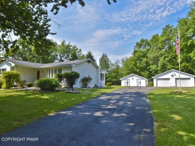 3215 Sunrise Dr, Stroudsburg, PA 18360