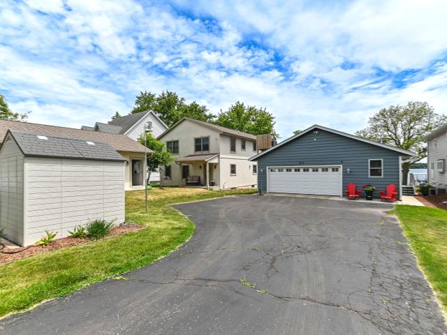 3215 S Browns Lake Dr