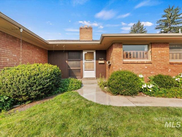 3215 W Camrose Lane