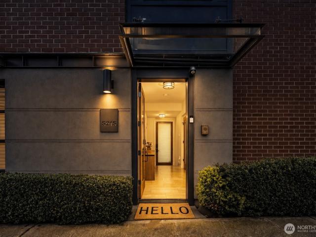 3215 W Lynn St, Seattle, WA 98199 | MLS #2507 | Compass