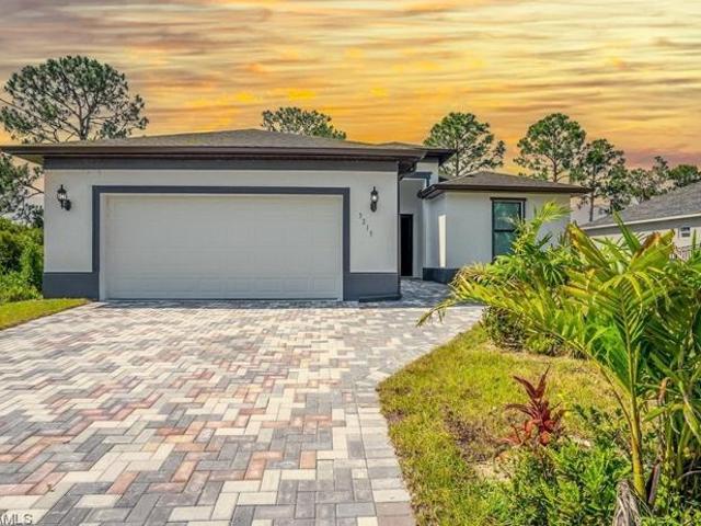 3215 75th St W, Lehigh Acres, FL 33971