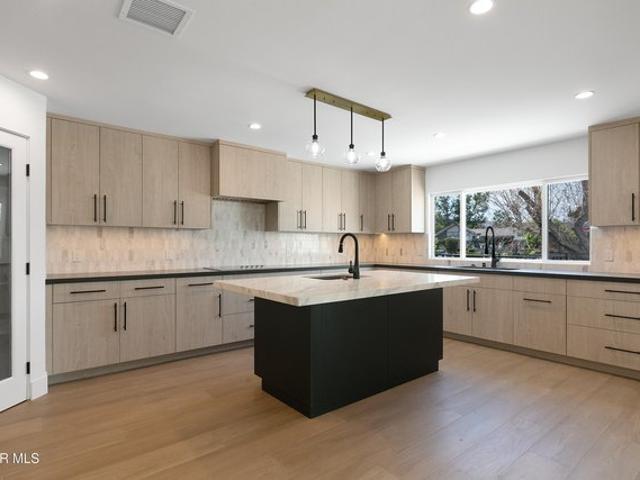 32164 Beachlake Ln, Westlake Village, CA 91361