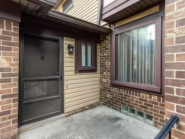 32169 W 12 MILE RD # 32E, FARMINGTON HILLS, MI 48334 Condo/Tow.