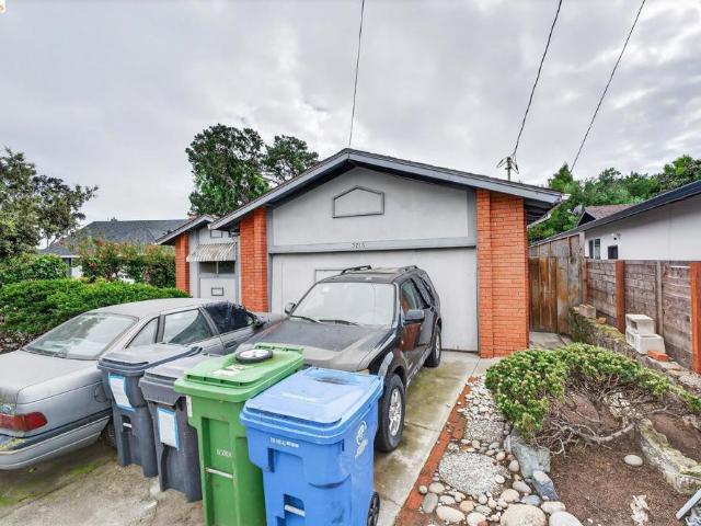 3216 Belmont Way