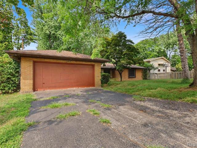 3216 Circle Drive
