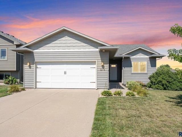 3216 E Brewster St, Sioux Falls, SD 57108