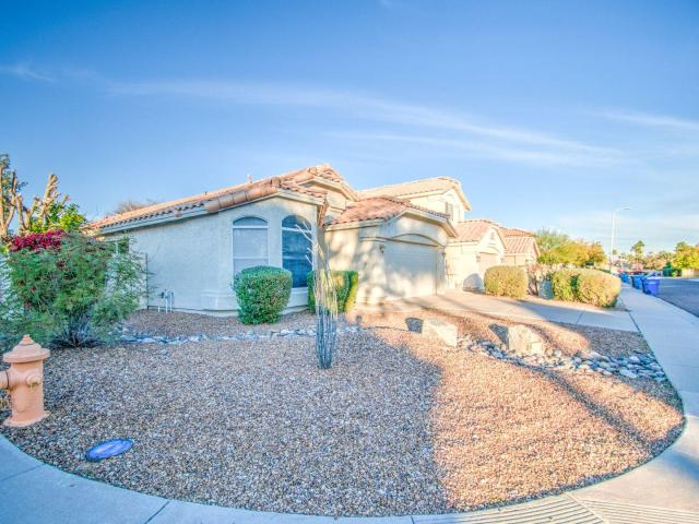 3216 E Muirwood Dr, Phoenix, AZ 85048 | MLS #7008 | Compass
