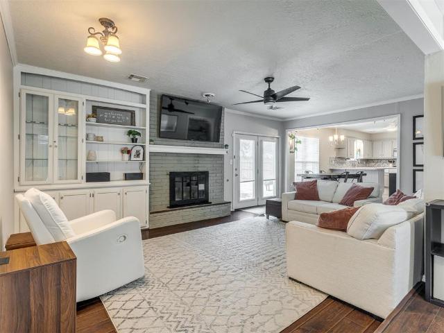 3216 Greenwood Drive