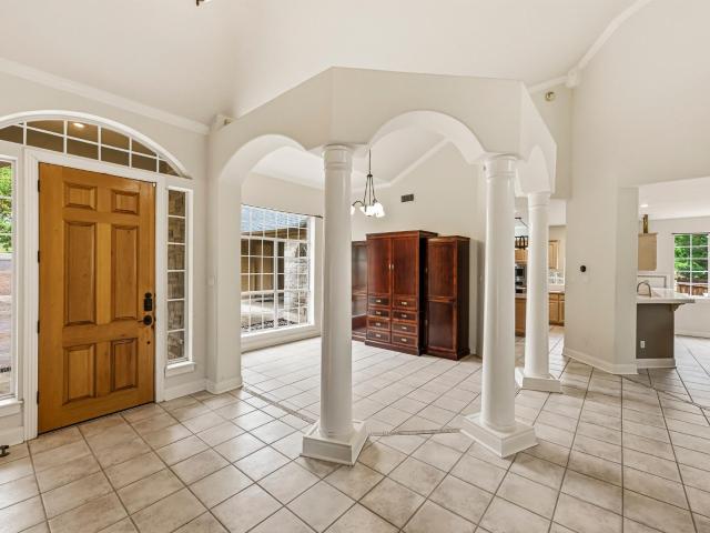 3216 Lakeway Blvd