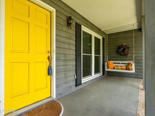 3216 Roanoke Circle