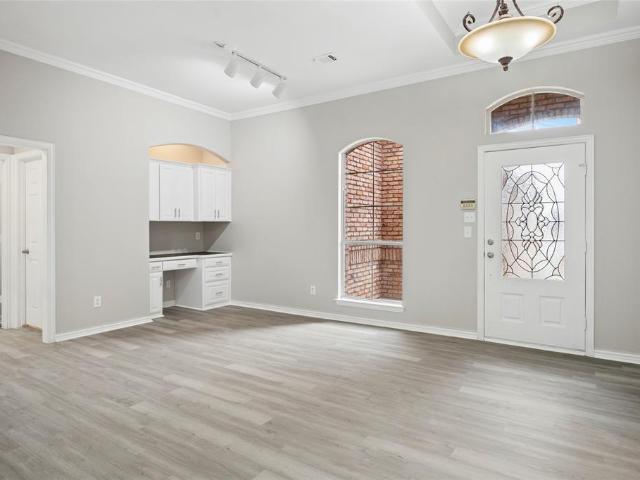 3216 Village Oak Drive