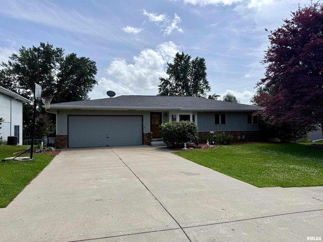 3216 W Wilshire Ave, Peoria, IL 61614