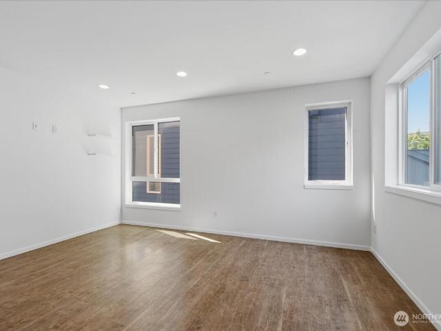 3216 15th Avenue W # B