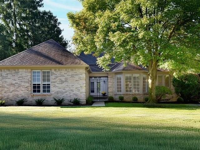 32175 Spruce Ln, Beverly Hills, MI 48025