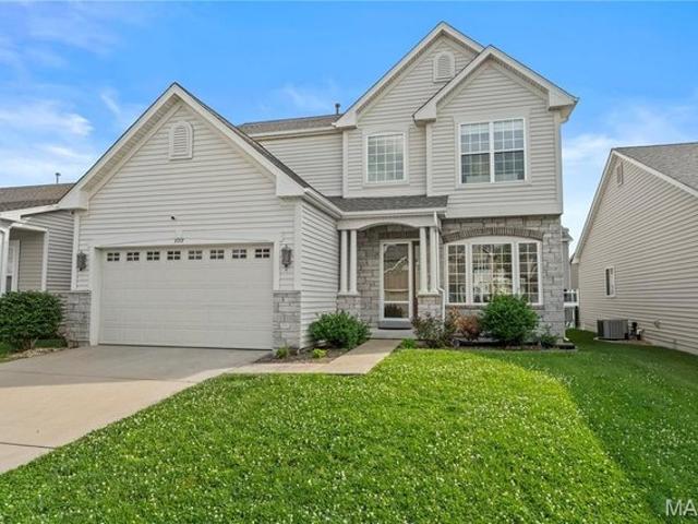 3217 Calhoun Dr, Saint Charles, MO 63301