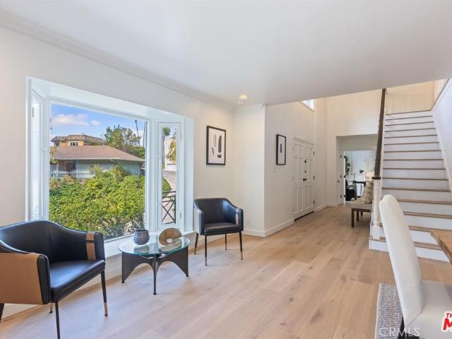 3217 Longridge