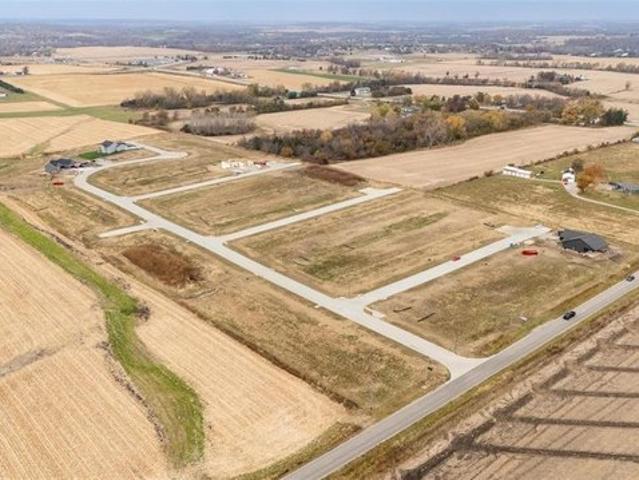 3217 Village Way, Robins, IA 52328