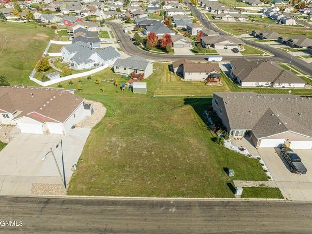 3218/3 Eastside Pl, Bismarck, ND 58501