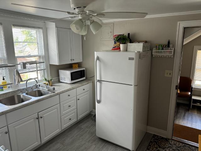 3218 Oak Ave, Unit 3, Brookfield, IL 60513 | Compass