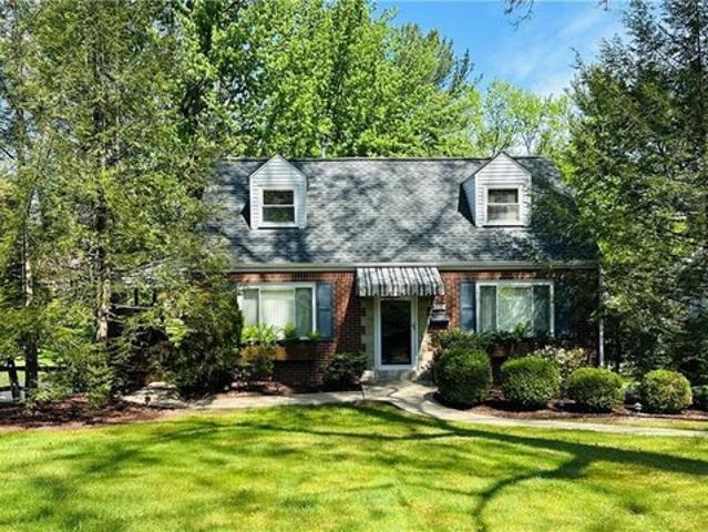 3218 Eastview Rd, Bethel Park, PA 15102