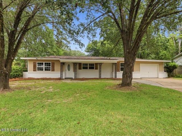 3218 Eastland Dr, Pearl, MS 39208