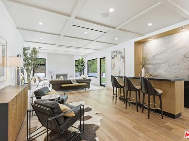 3218 Fond Dr, Encino, CA 91436