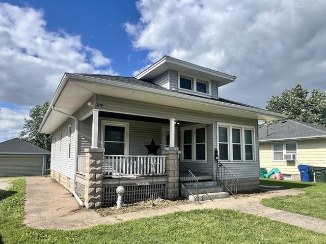 3218 Locust St W, Davenport, IA 52084