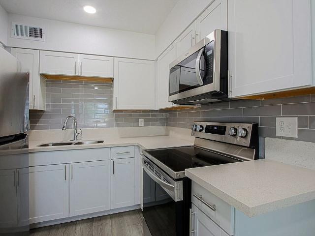 3219 E. Earll Drive Urbana at Arcadia 2 Bedroom Apartment for Rent at 3219 E Earll Dr, Phoenix, AZ 85018 Valencia Acres