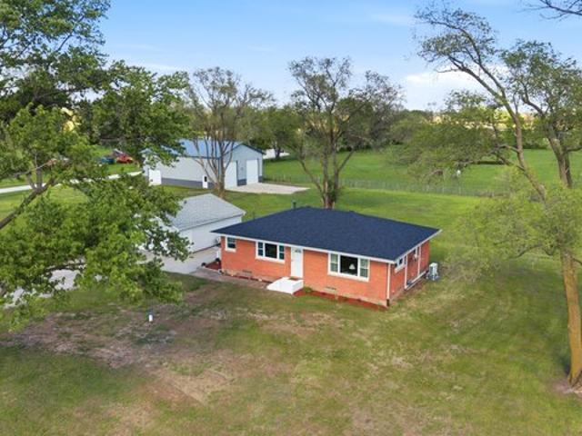 3219 th St N, Hillsdale, IL 61257