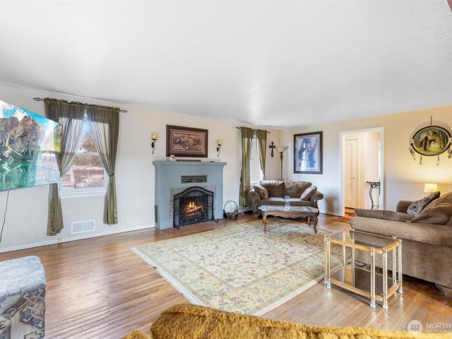 32105 S Finley Rd