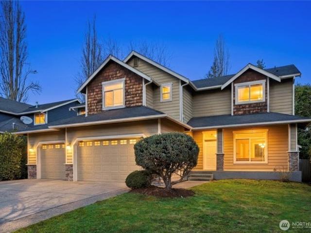 3210 NE 195th St, Lake Forest Park, WA 98155