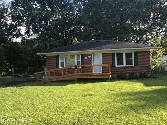 3210 New Lynnview Dr, Louisville, KY 40216