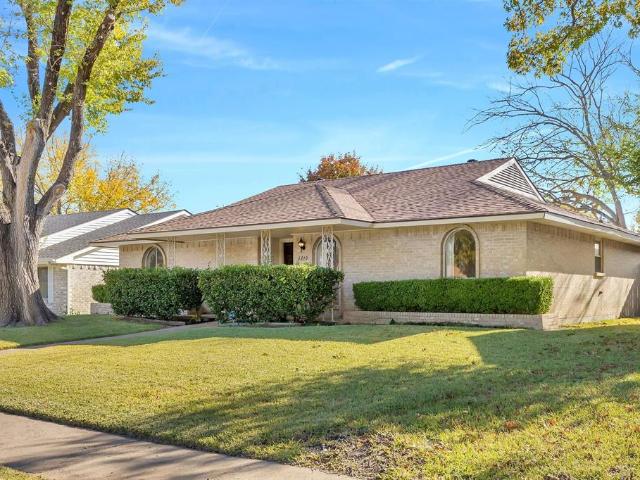 3210 Russwood Lane