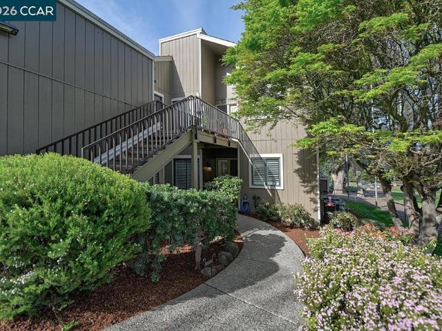 3210 Rossmoor Pkwy 4