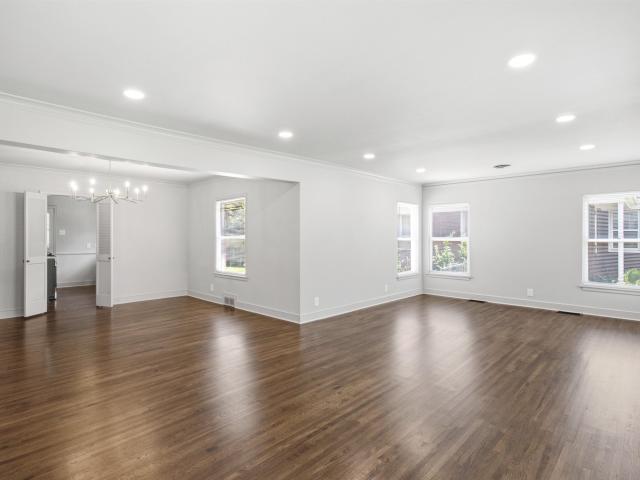 3210 s waynoka cir
